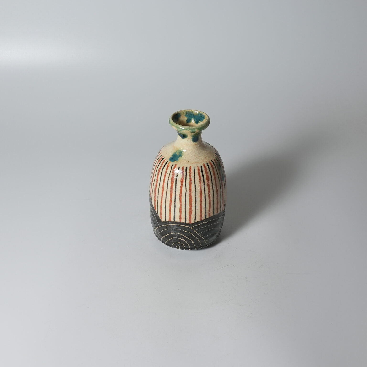 Yashichida oribe tokkuri sake bottle, Masafumi Yamaguchi. | Gallery Sentou